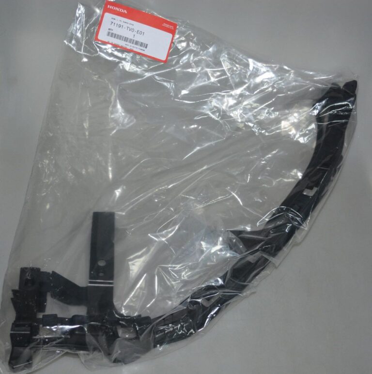 Honda Civic 2012-2014 Nearside Front Upper Bumper Bracket | Honda ...